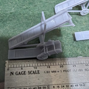 Lot of 4 N Scale Portable Coal Conveyors 2 for Gondolas Cars and Pickup ...