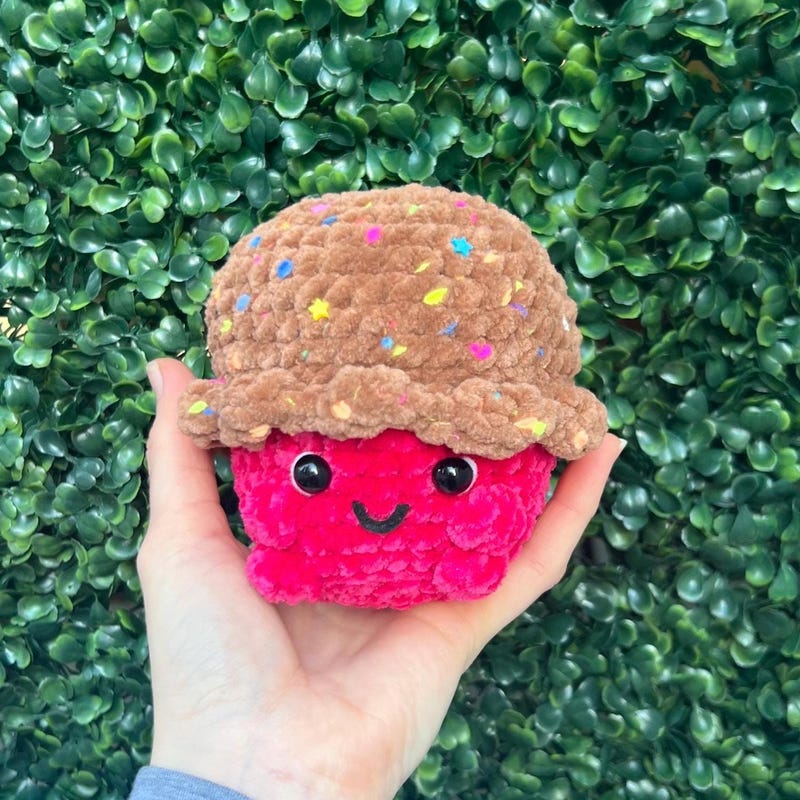 Cupcake Plushie - Etsy