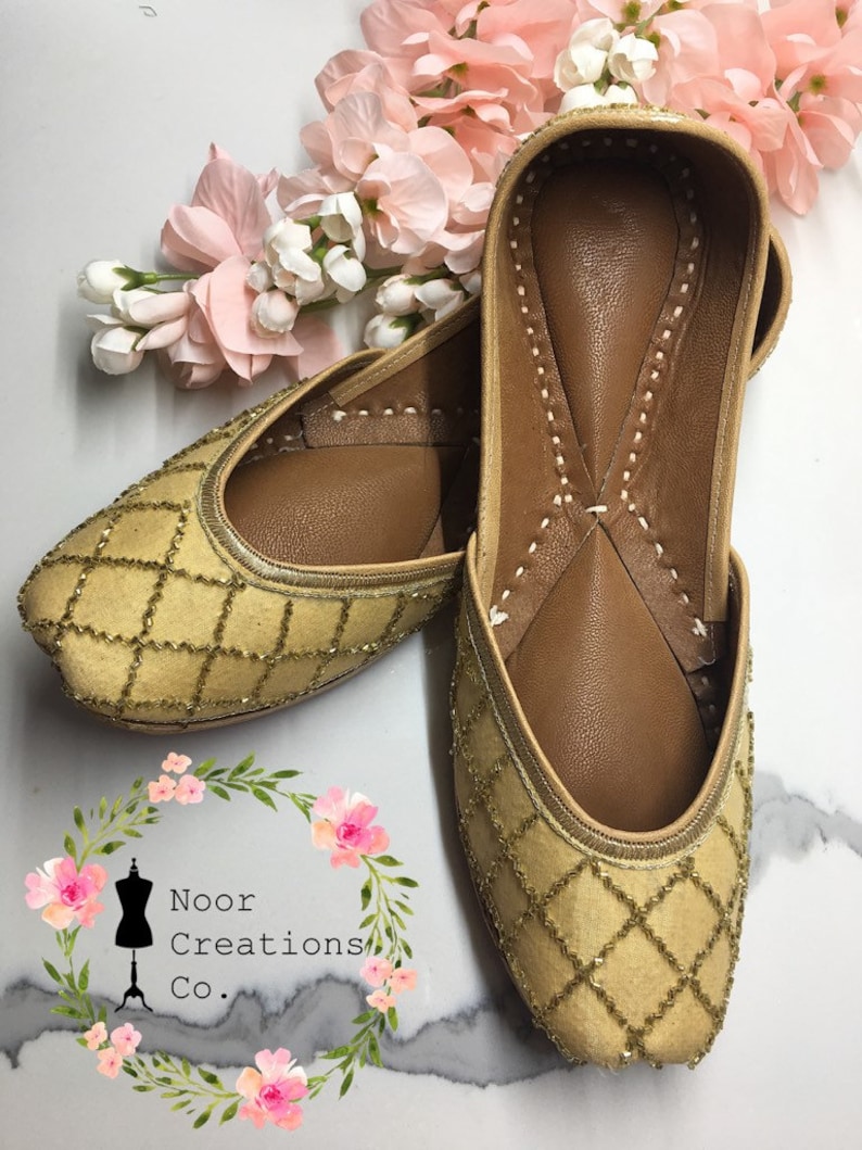 Simple Gold - Punjabi Jutti - Etsy