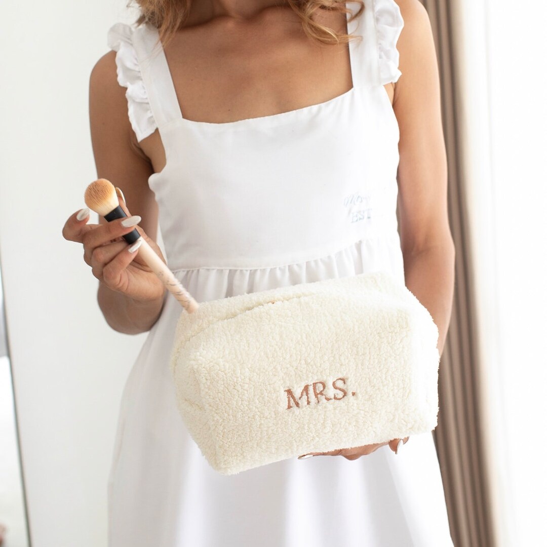 Bride Gift Bag Mrs Gifts Bridal Shower Gift for Bride Travel Bag ...