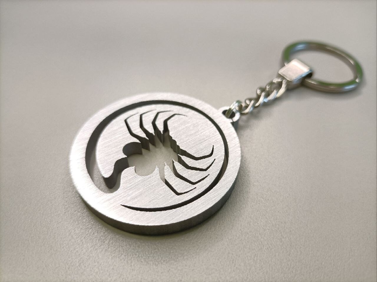 Alien, Facehugger, Xenomorph, Parasite, Face Hugger, Aluminum Keychain ...