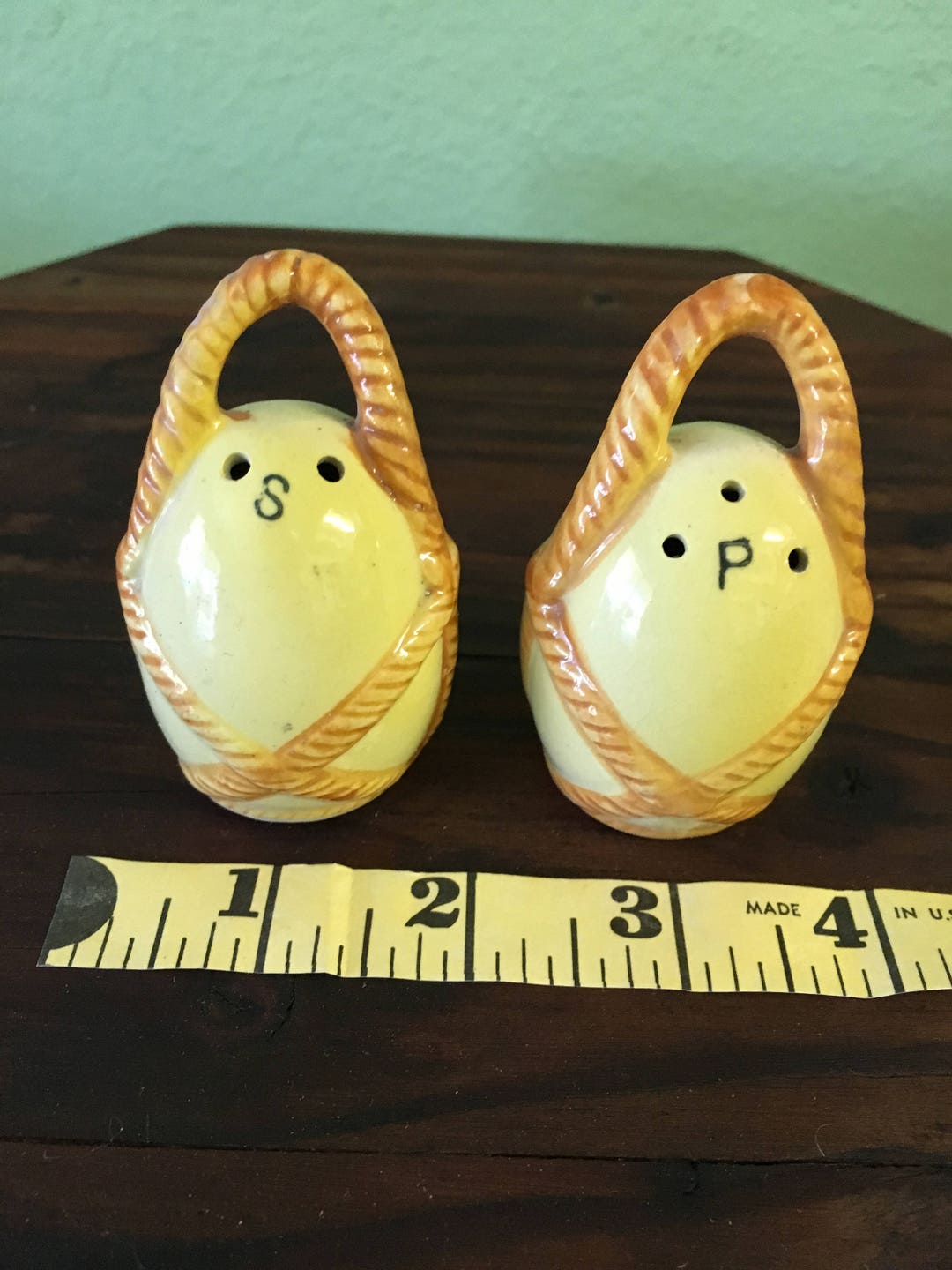 Vintage Ceramic Egg in a Basket Salt and Pepper Shakers - Etsy