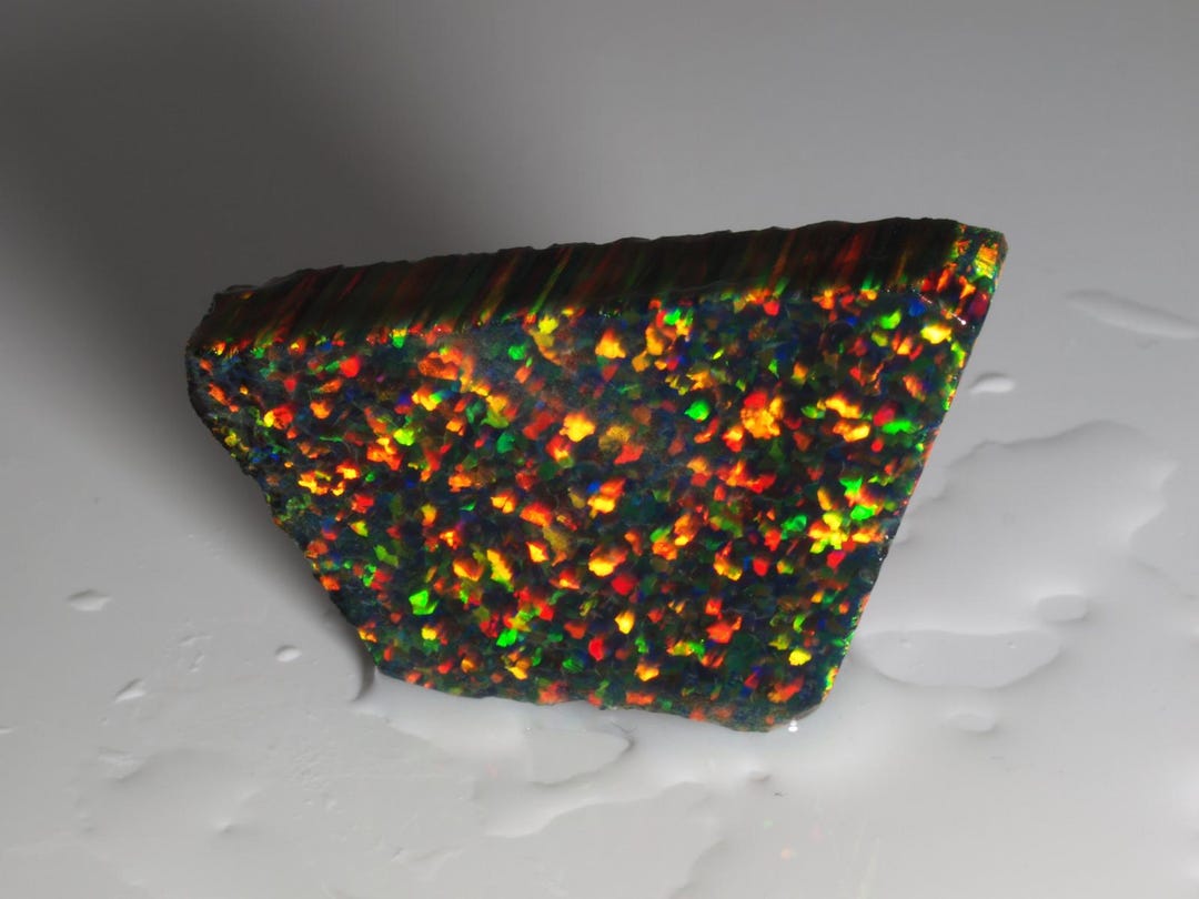 Synthetic Opal resin Free, Black Opal With the Same Properties as ...
