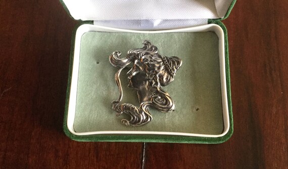 Brooch Art Nouveau inspired silver goddess - Gem