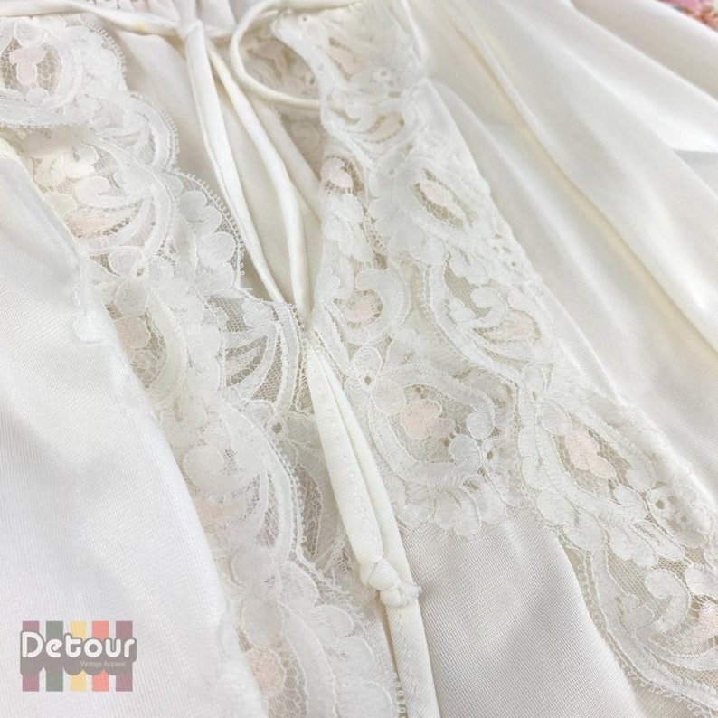 Vintage Two-piece Nightgown and Robe 1970s White Nightie 70s Short ...