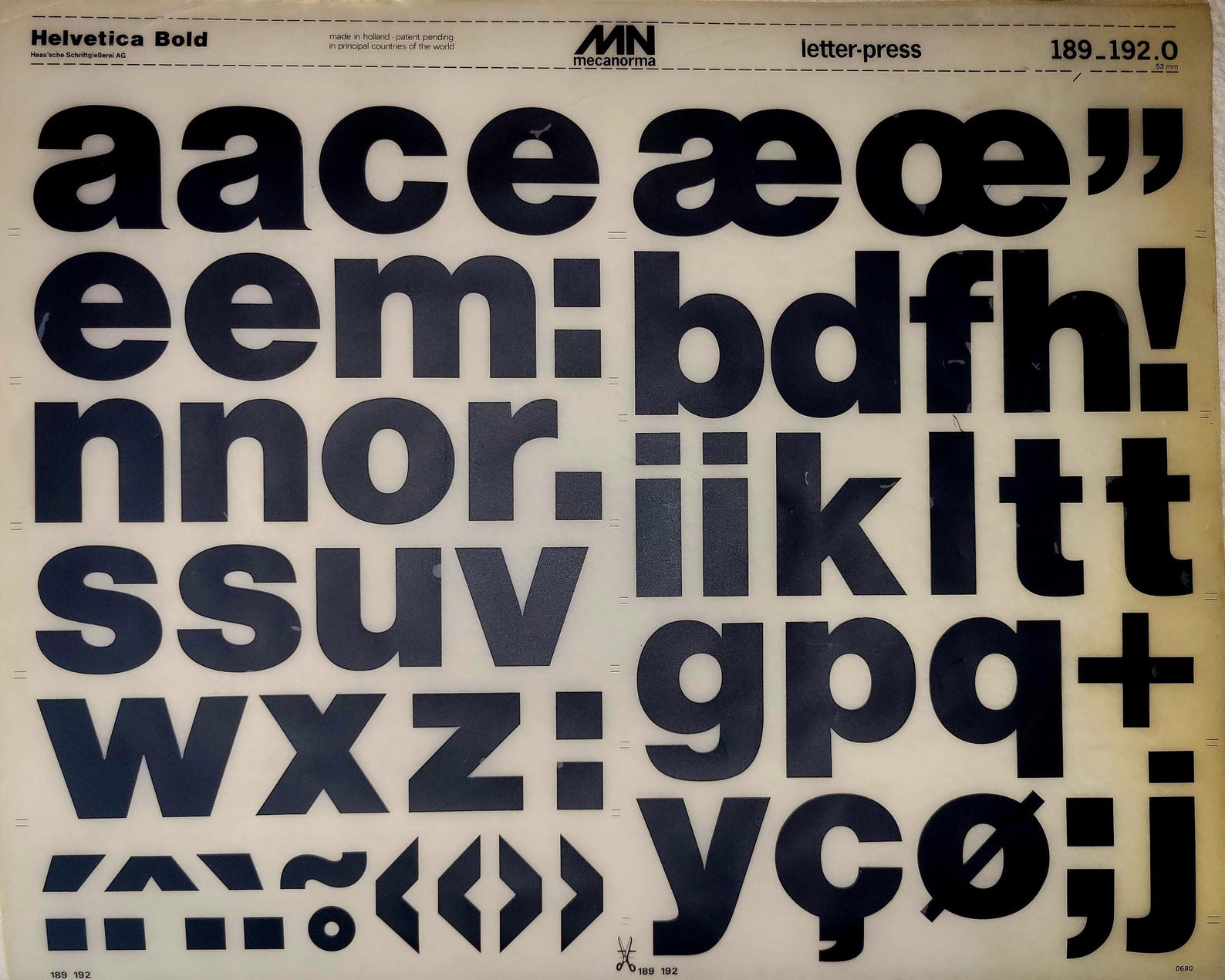 HELVETICA BOLD (26pt/60pt/96pt/120pt/144pt/192pt) Mecanorma Instant Dry ...