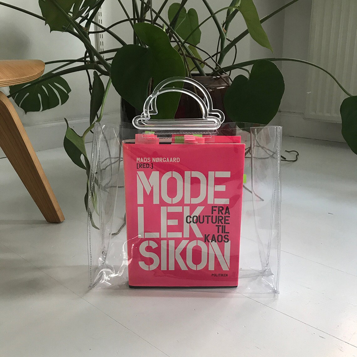 Clear Handbag With PVC Handles Purse Transparent Clear Vinyl Cute ...