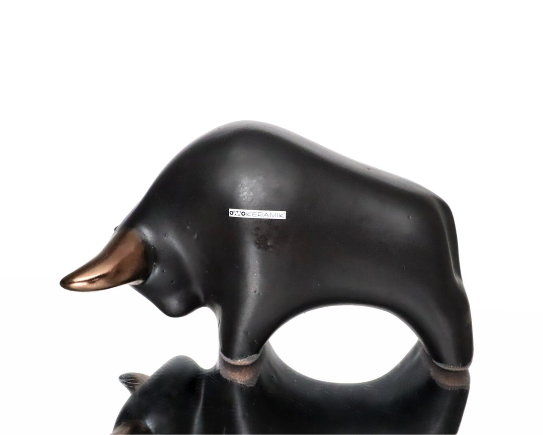 Ceramic Bull Figurine in Matte Black - OTTO KERAMIK - Etsy