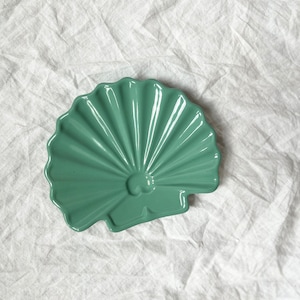 Vintage Clam Shell Dish by Hull Seashell Decor Coastal Grandmother ...