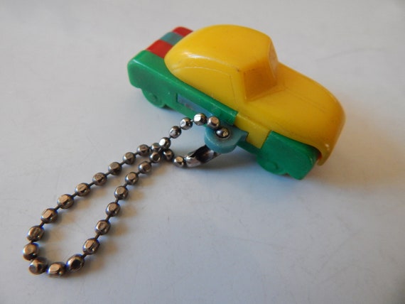1950s Plastic Puzzle Car Game Key Chain - Vintage Puz… - Gem