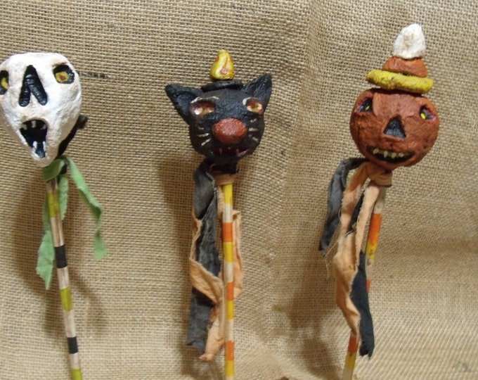 PRIMITIVE Halloween/vintage Style Paper Mache RATTLES/ Shakers /hand ...