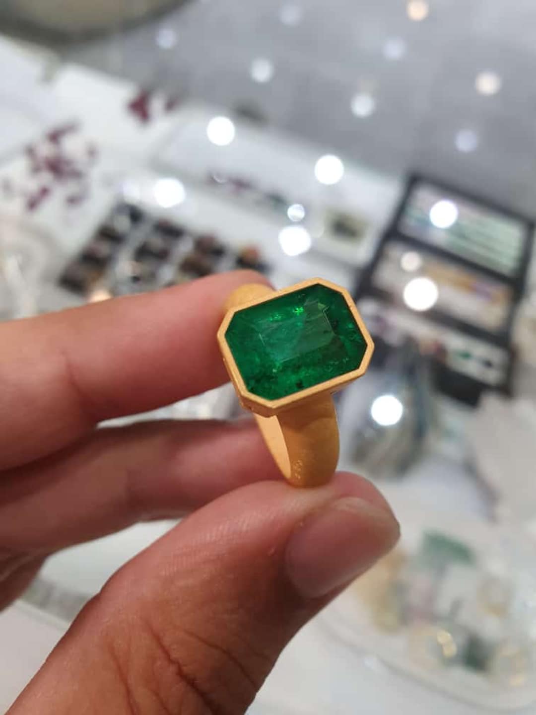 22k Solid Gold Emerald Stone Ring, Heavy Mens Emerald Band in 22k ...