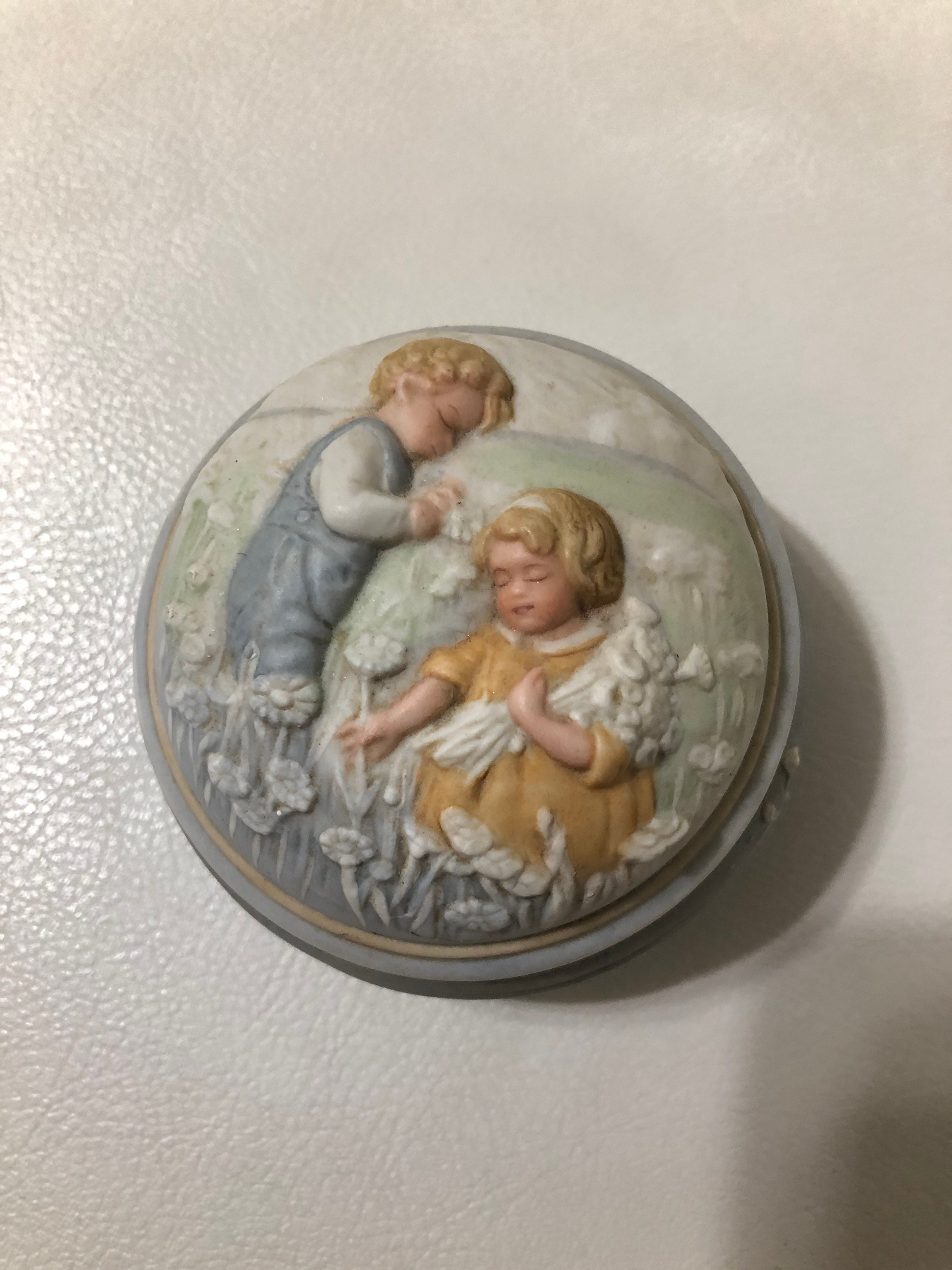 80s Avon Vintage Golden Dreams Music Box by Avon/ Avon 1985 Golden ...