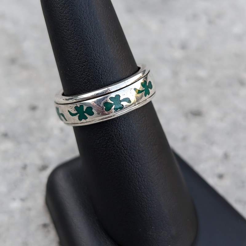 Shamrock Ring - Etsy