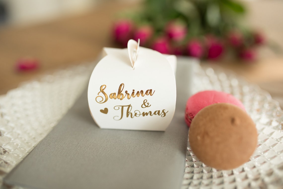 30 Personalized wedding favor boxes for guests Gold foil | Etsy
