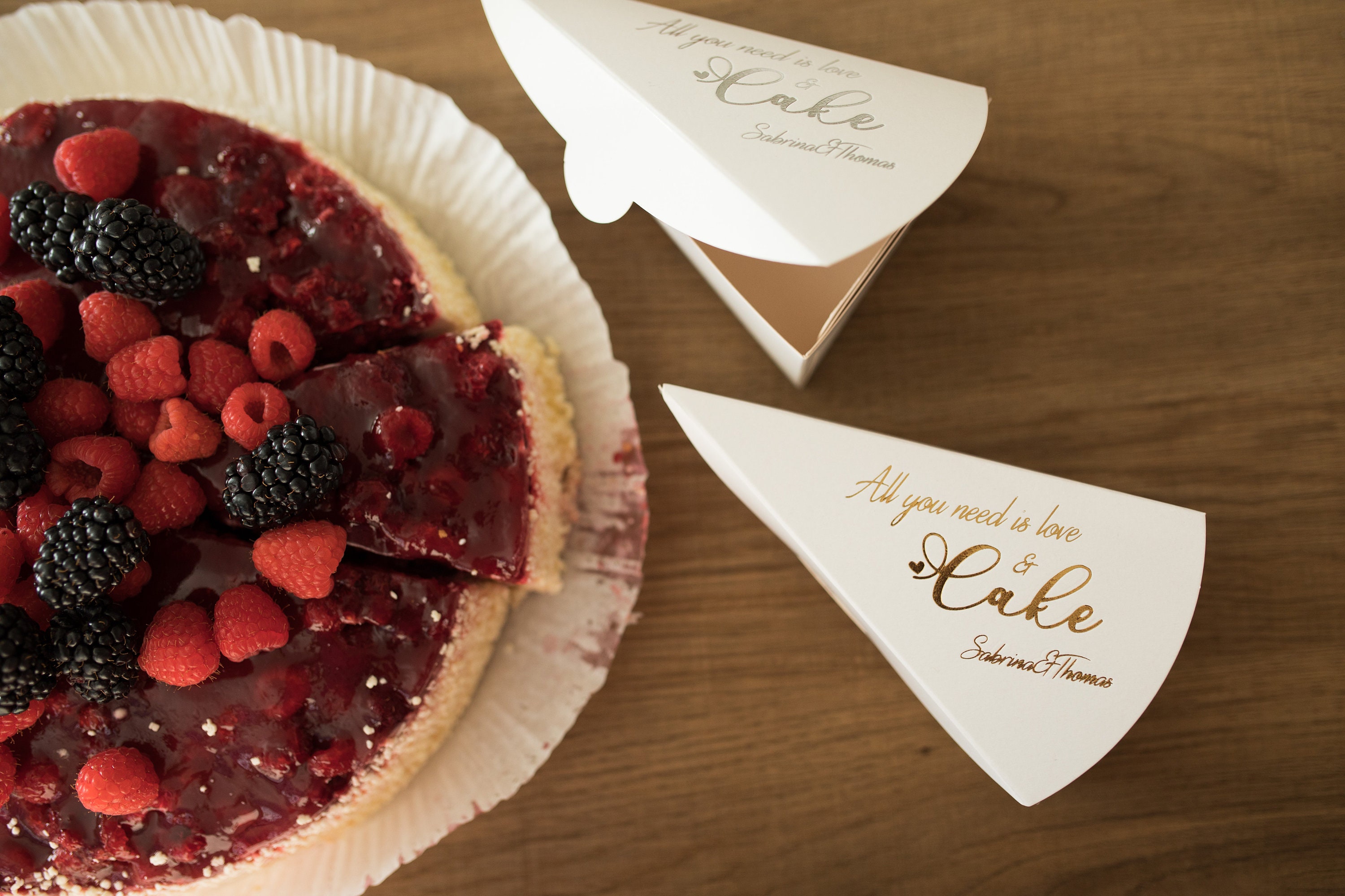 30 Personalized Wedding Cake Boxes for Guests Gold Foil | Etsy