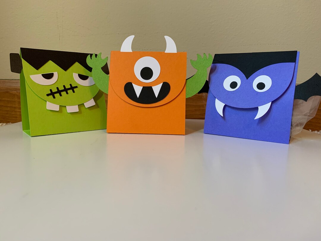 Monster Halloween Treat Bags: Frankenstein, Vampire, One-eyed Monster ...