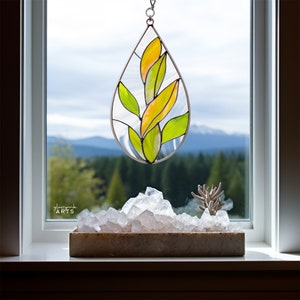 Modern Stained Glass Leaves Pattern, Printable Teardrop Leaves Stained ...