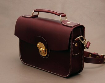 handmade leather bags and utility goods. by NavicoLeather on Etsy