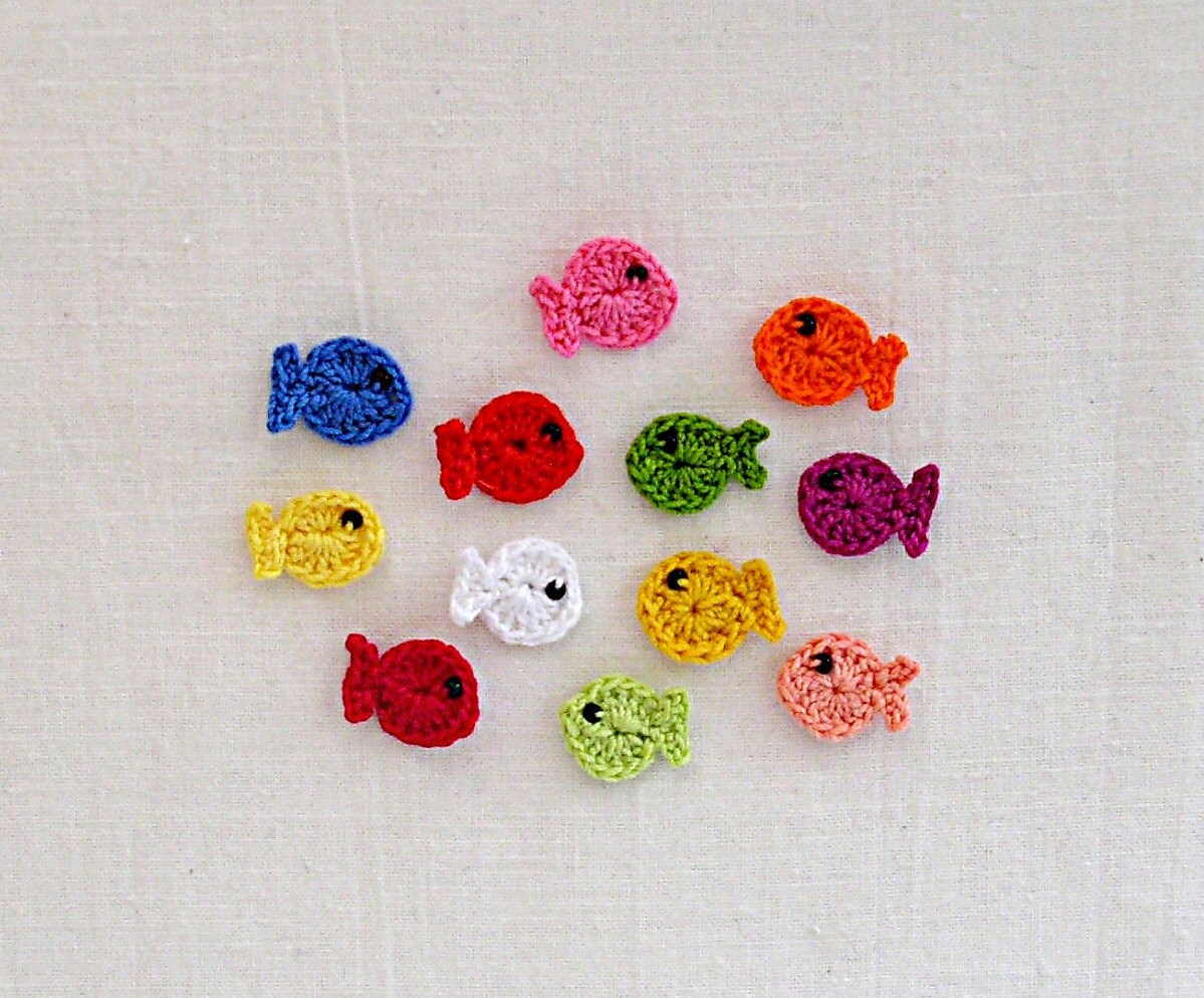 12 Cotton Crochet very small fish applique Sea creature | Etsy