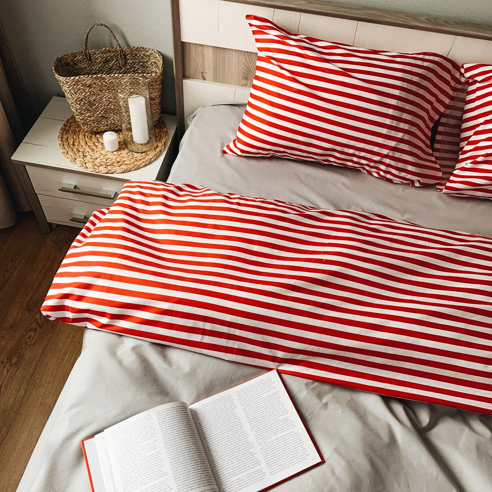 Cotton Duvet Cover Set in Gray and Red. Double-sided Duvet Cover + 2 ...