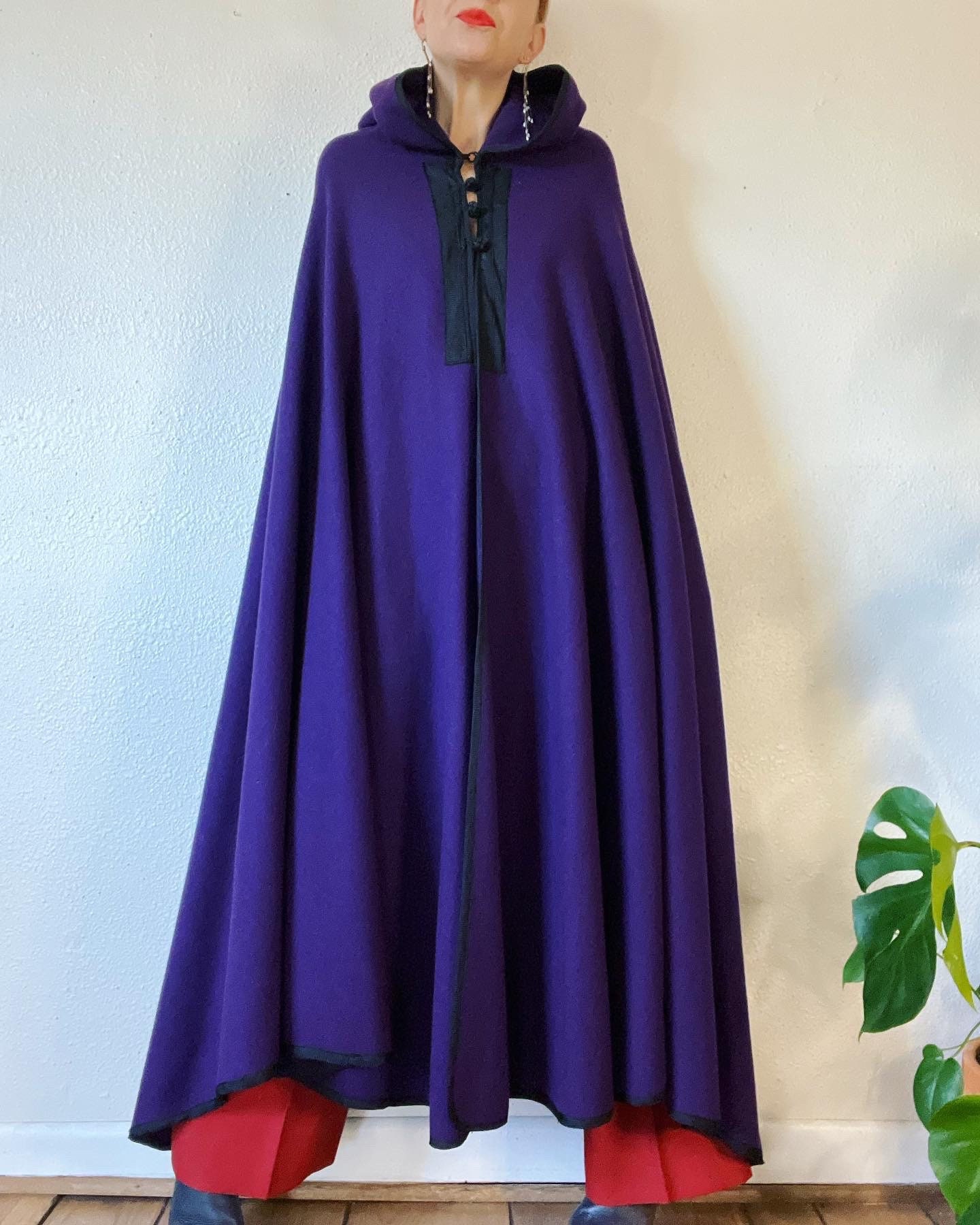 Vintage 1970s Indigo Purple Wool Cape/cloak With Loads of Volume ...