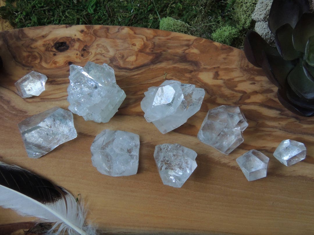 Apophyllite / A Grade Apophyllite Point / Apophyllite Pyramids / Clear ...