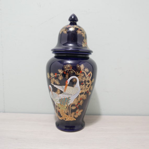 ヴィンテージ日本製陶器花瓶 - 蓋付き - ダークブルー - 鶴 ヴィンテージ日本製陶器花瓶 - 蓋付き - ダークブルー - 鶴