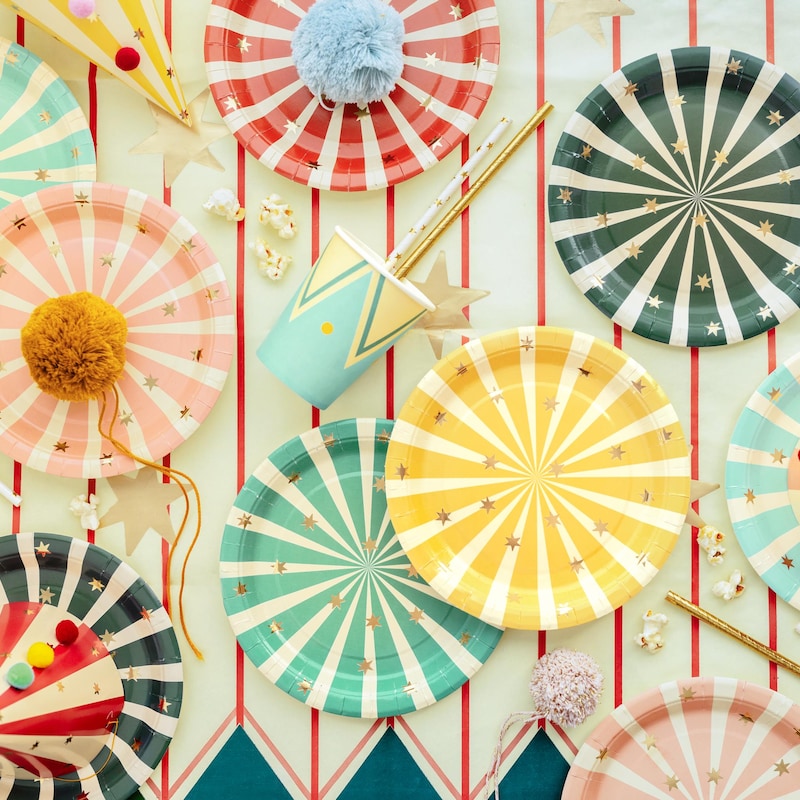 Red and White Table Plates - Etsy UK