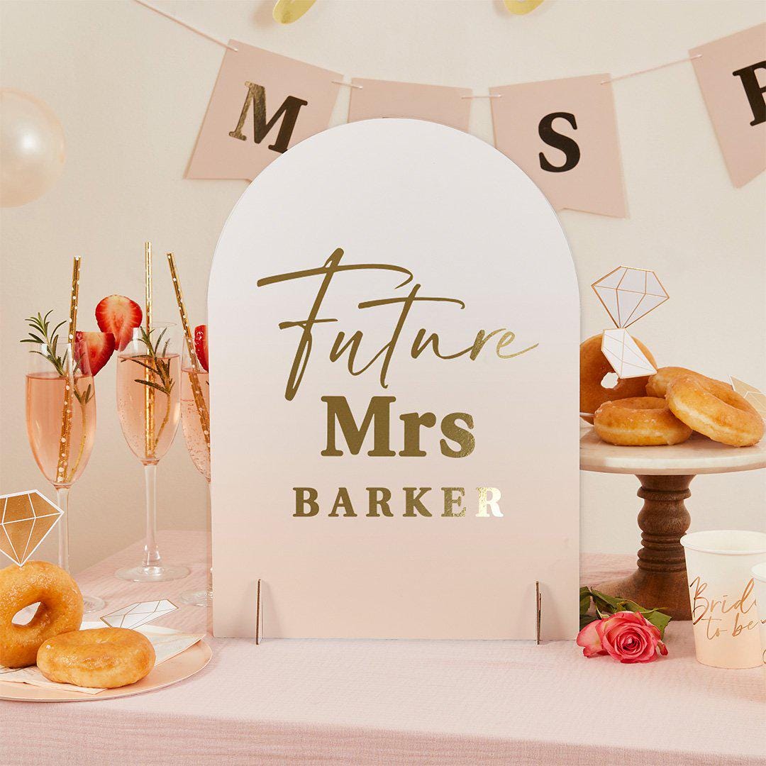 Future Mrs Sign - Customisable Hen Party Table Decor - White & Pink ...