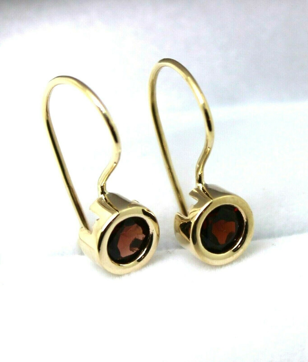 9ct Yellow Gold Red Stone Solitaire Earrings *free Express Post in Oz ...
