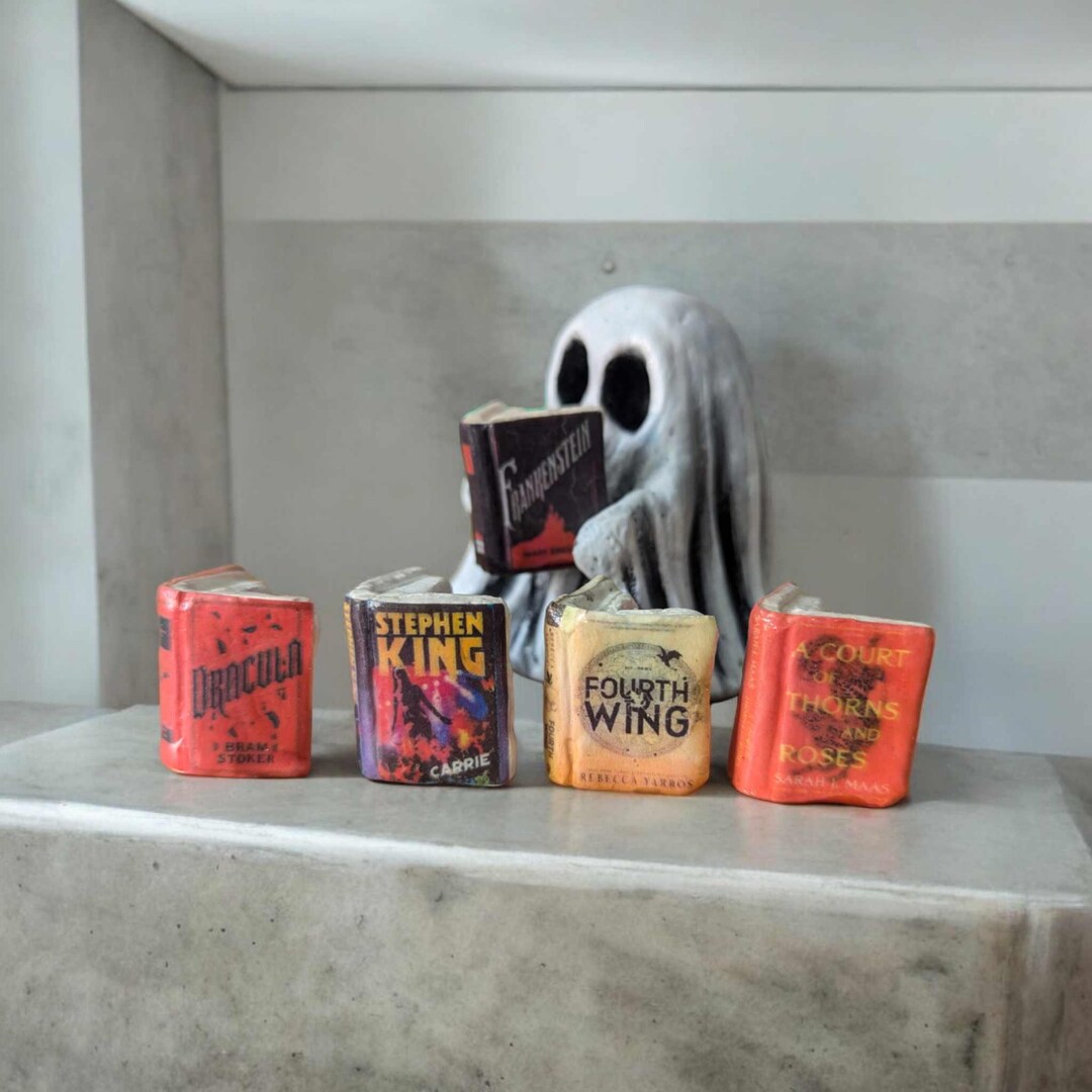 A 'boo-k Worm' Ghost - Extra Customisable Books Only! - Etsy UK