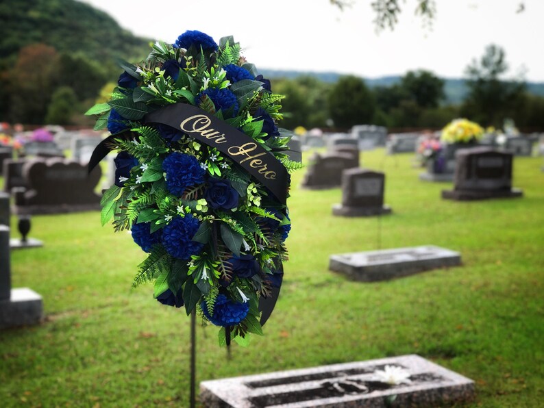 Cemetery Flowers, Thin Blue Line, Fallen Officer Memorial, Grave ...
