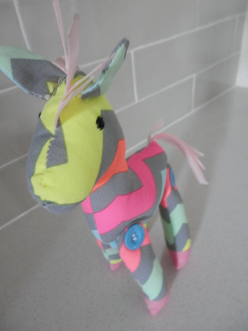 Pony de chevron arco iris. Caballo. Juguete relleno. - Etsy España