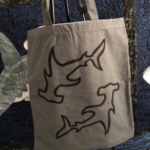 Great White and Hammerhead Grey Tote Bags\great White Shark\hammerhead ...