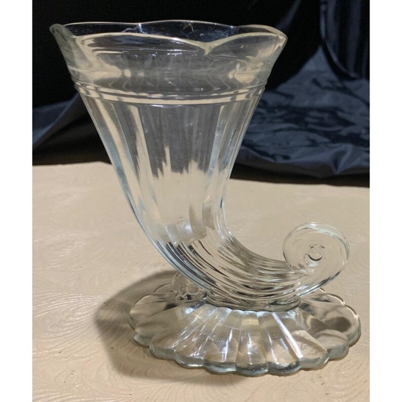 Vintage Clear Glass Cornucopia Vase 5" Tall Ribbed Design Scalloped ...