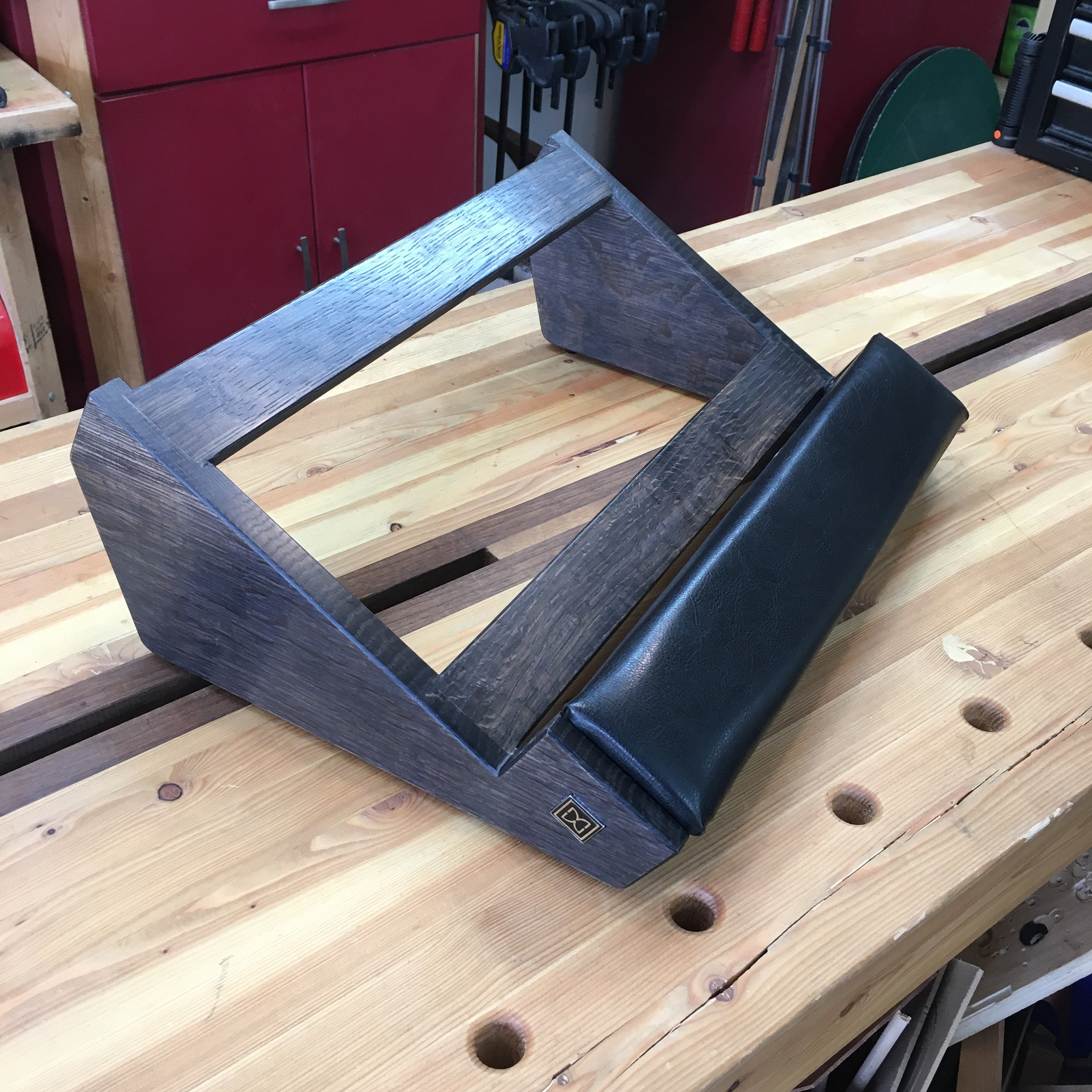 AKAI MPC LIVE 2 Custom Stand - Etsy