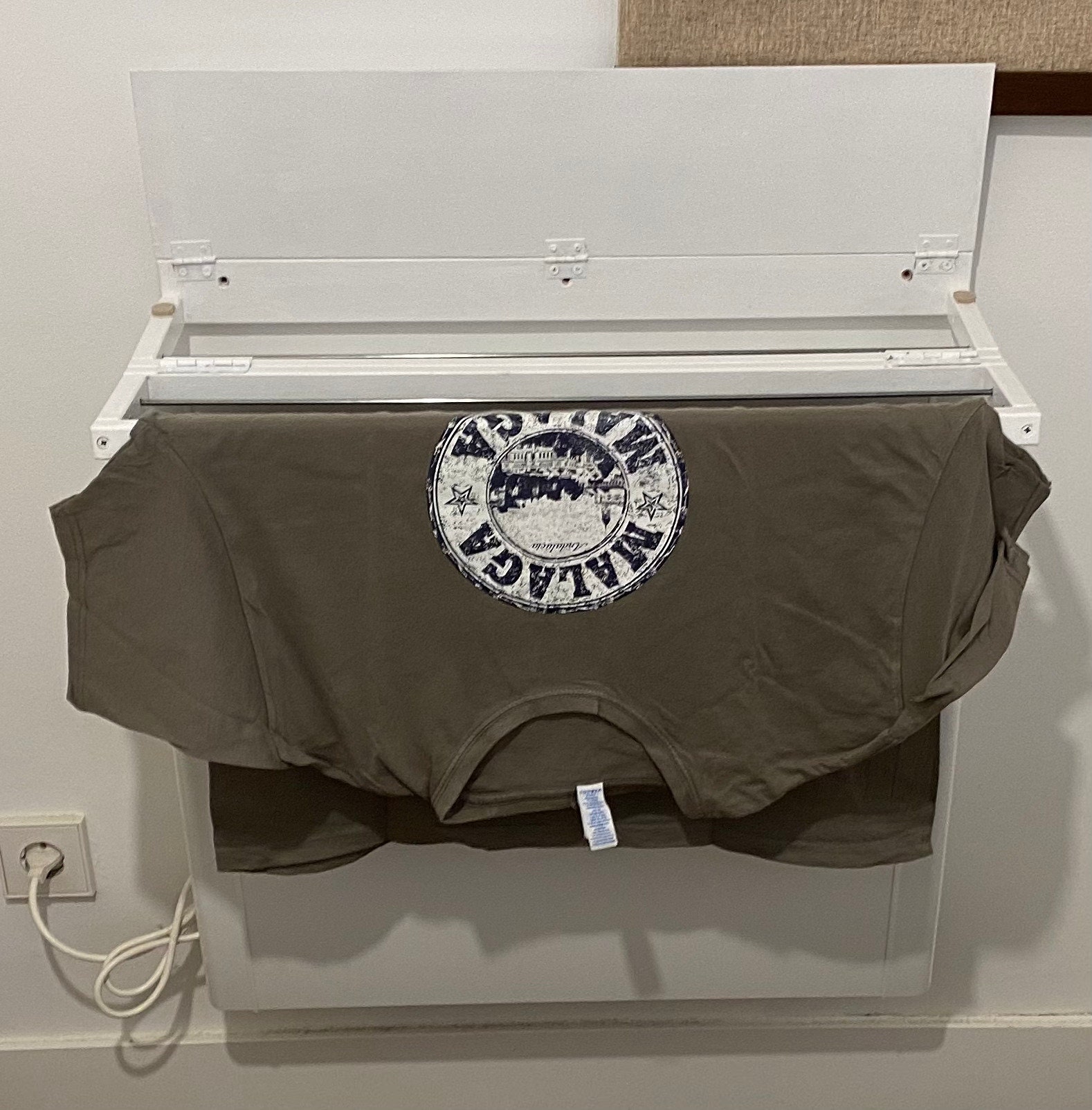 Foldable RADIATOR DRYING RACK for Small Spaces – Wall-mounted, Space ...