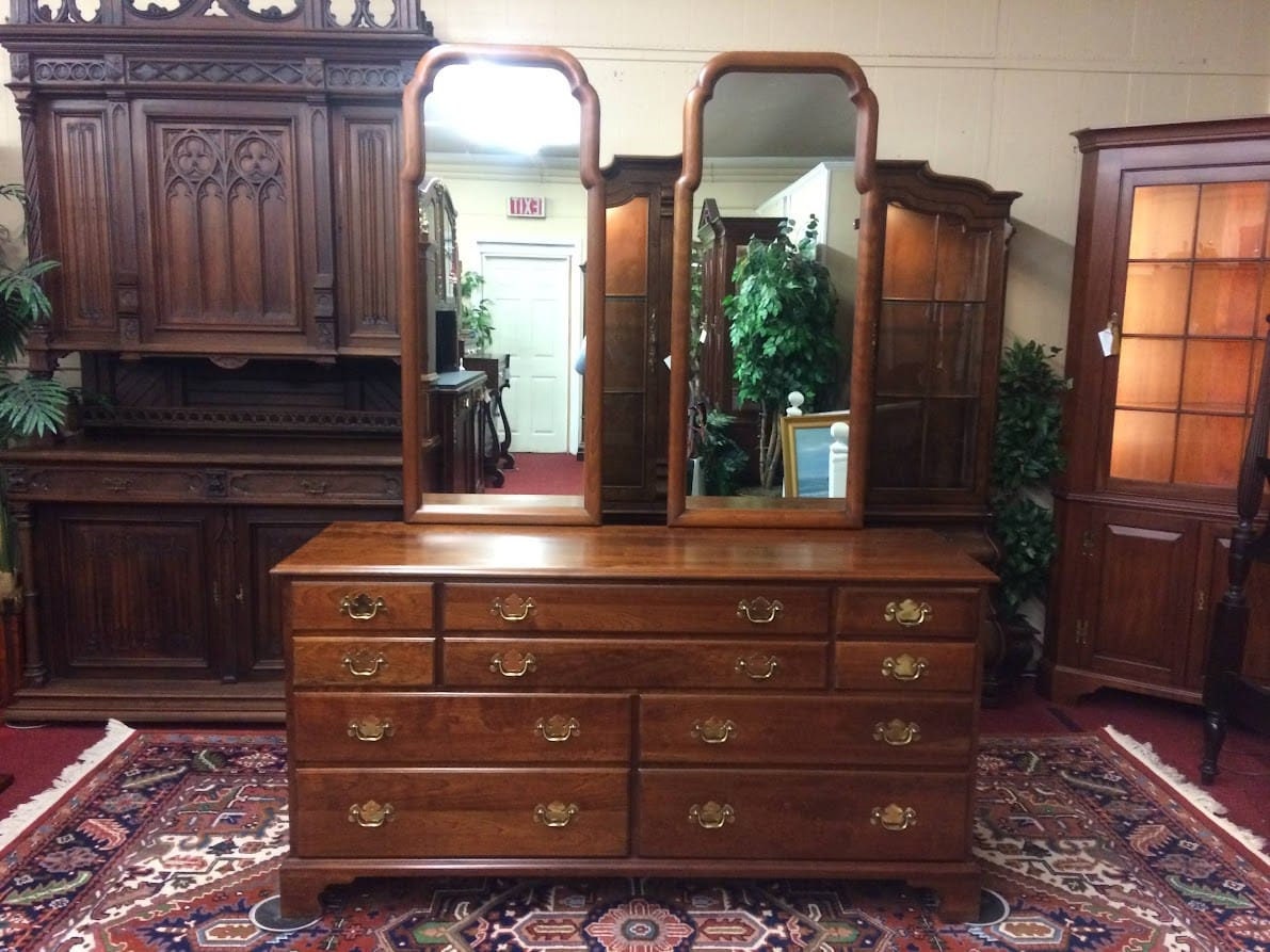 Henkel Harris Furniture Vintage Dresser With Double 2 Mirrors Solid ...