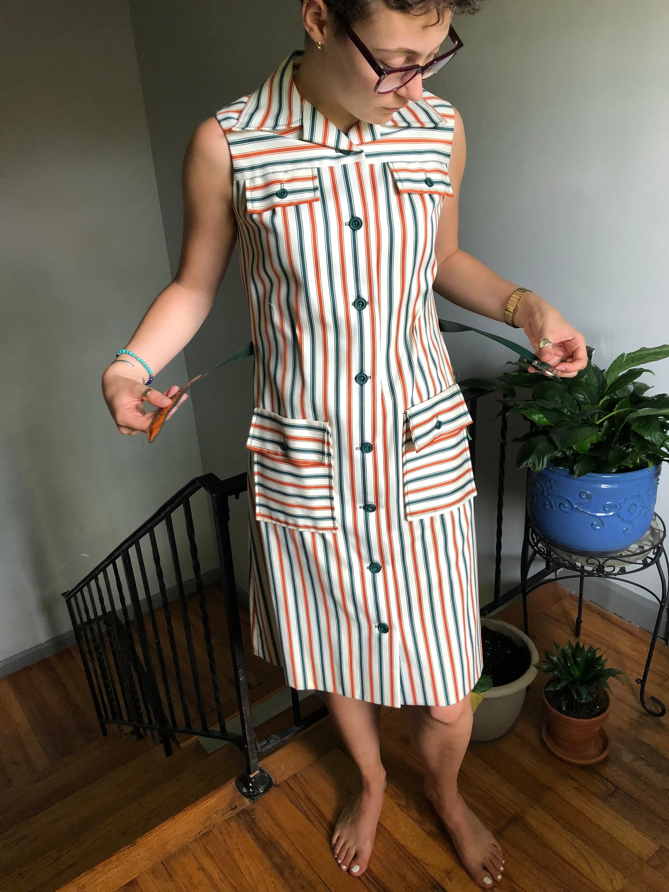 Jolie robe chemise Nancy Greer des années 1960, Donna Reed robe rayée des années 60 chemise NOS ...