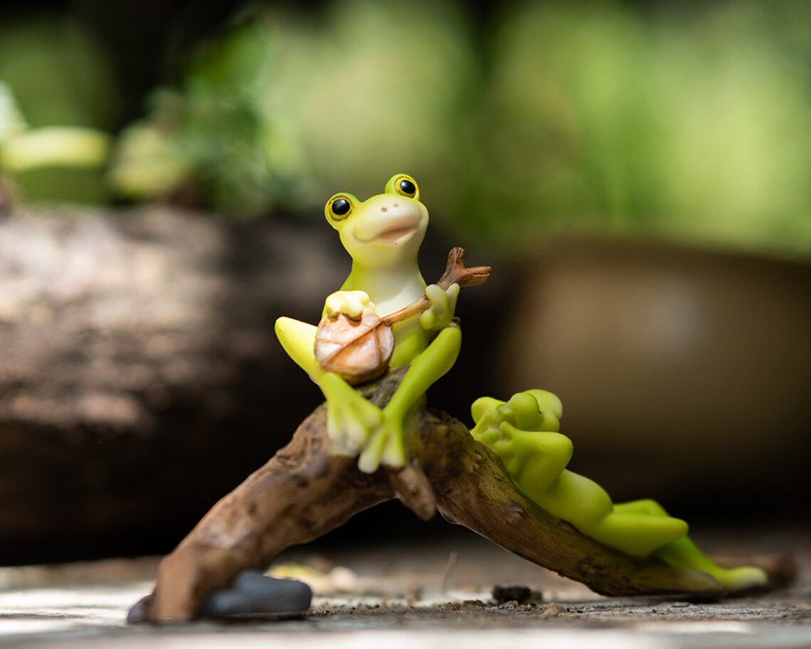 Miniature Small Frog Playing Pipa and Frog Sleeping Animal - Etsy