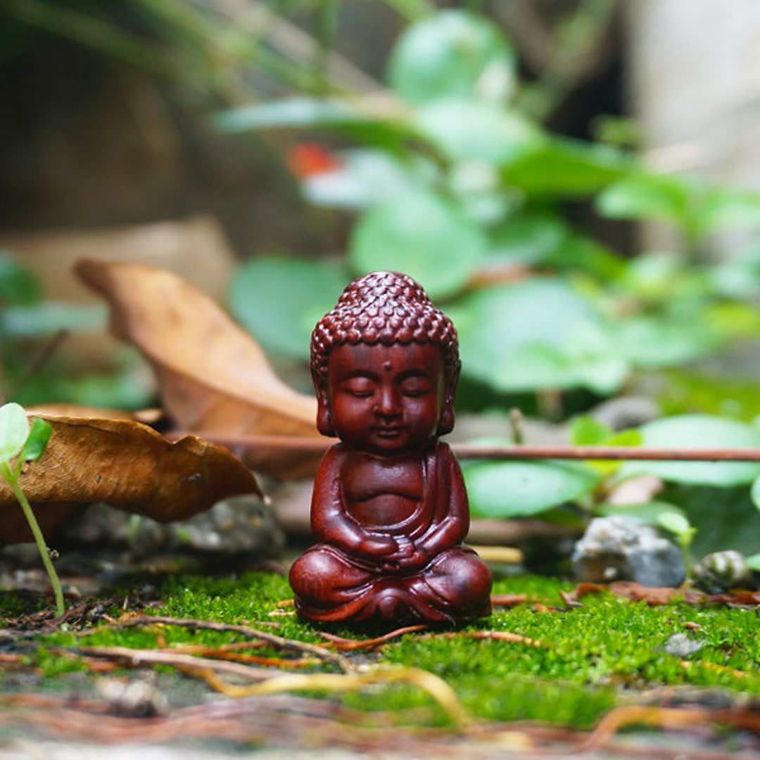 Miniature Buddha Figure , Red Wood Buddha , Small Monk Figurines Fairy ...