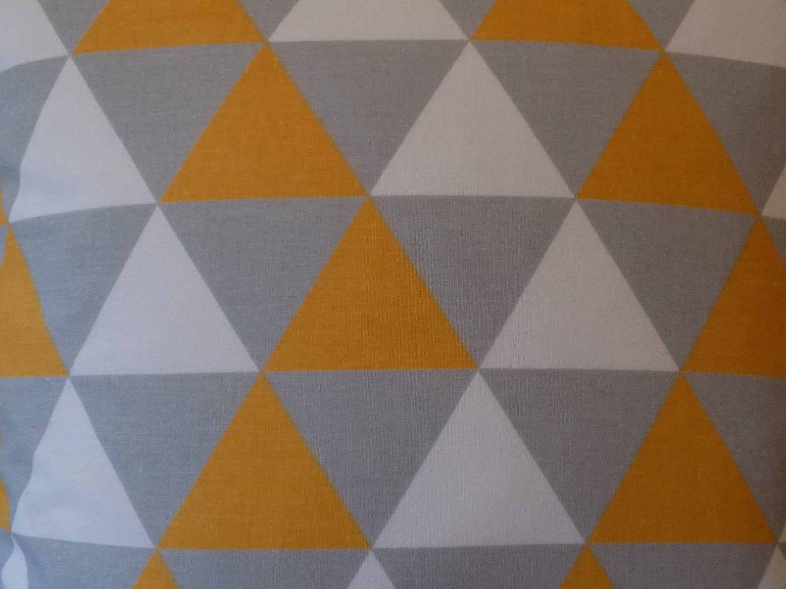 Geometric Design Cushion Cover UK, Triangles Decorative Throw Pillow ...