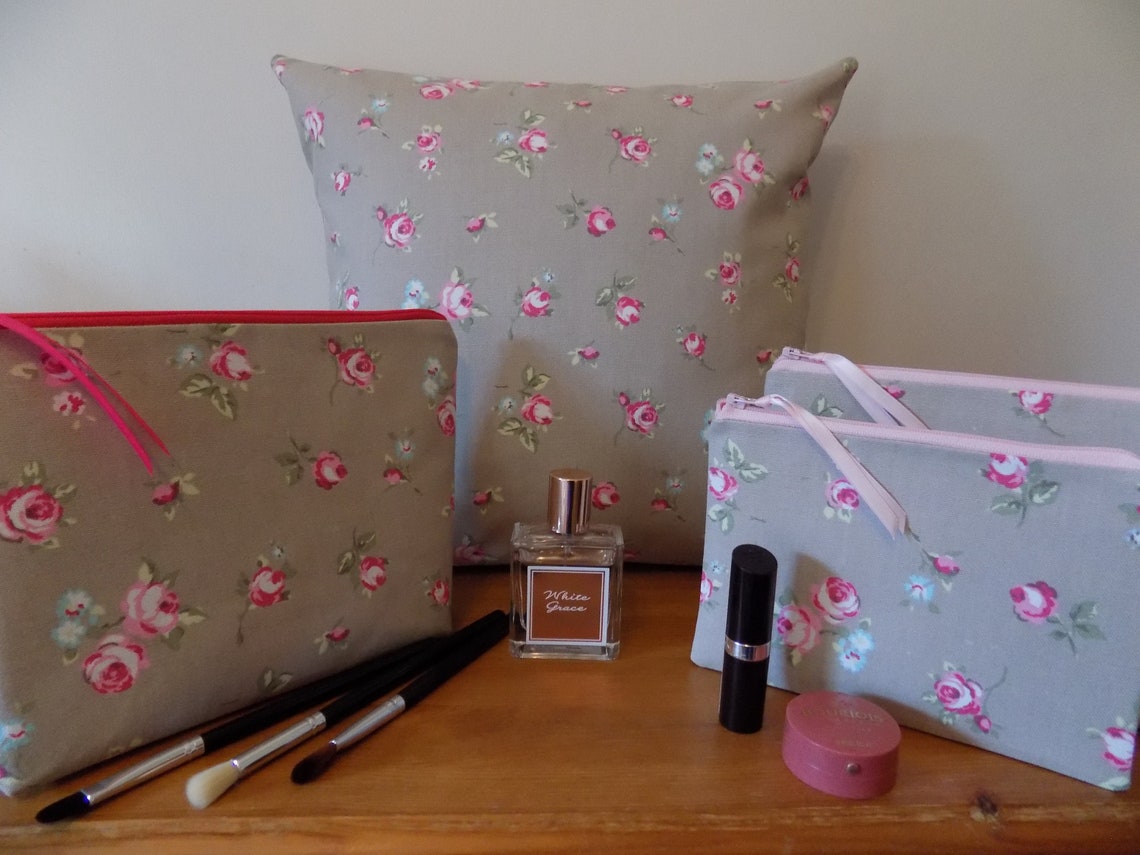 Rosebud Floral Fabric Storage Pouch, Small Make up Bag, Cosmetics Case ...