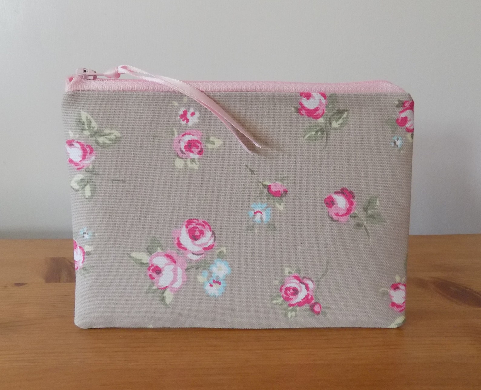Rosebud Floral Fabric Storage Pouch, Small Make up Bag, Cosmetics Case ...