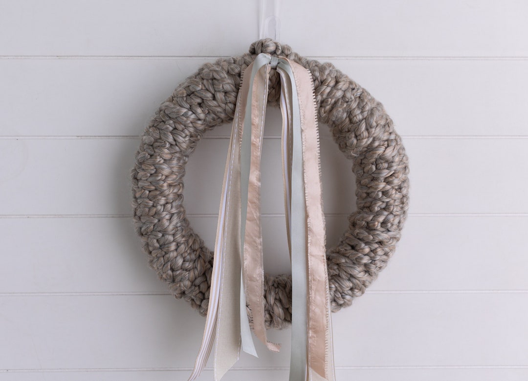 Wrapped Wreath With Ribbon Stream - Etsy