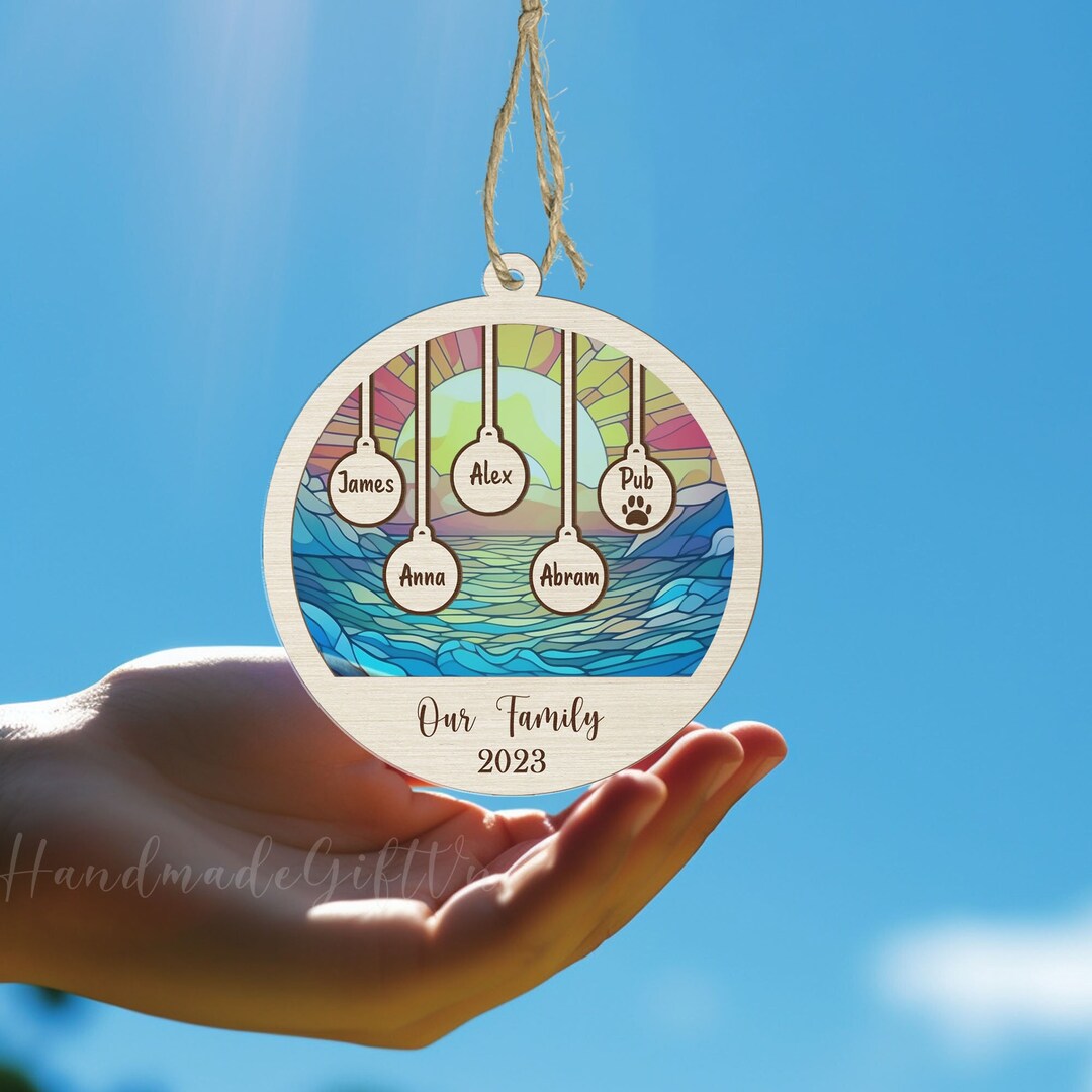 Family Christmas Suncatcher, Personalized Family and Pet Suncatcher ...