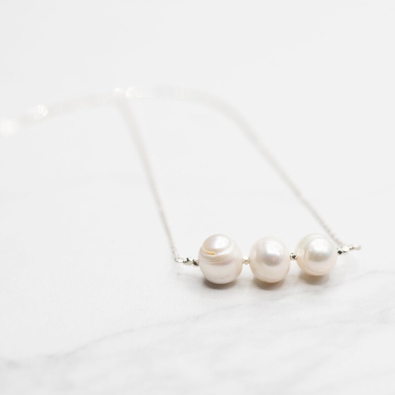 Three Pearl Necklace - Etsy