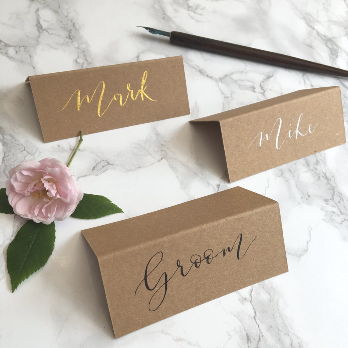 Kraft Tent-fold Place Cards // Rustic Wedding // Modern - Etsy
