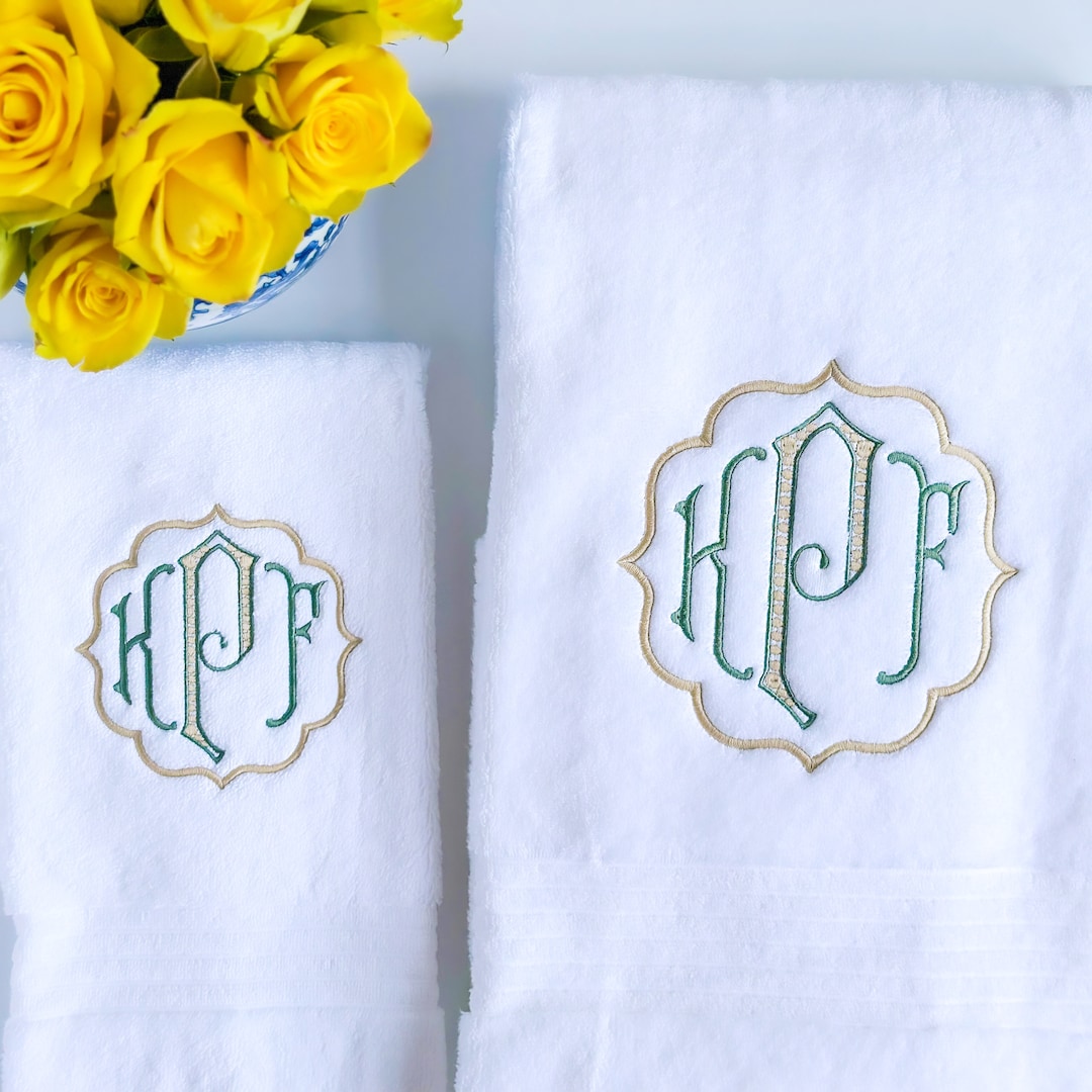 Monogrammed Towel Set, Monogrammed Hand Towel and Bath Towel Set - Etsy
